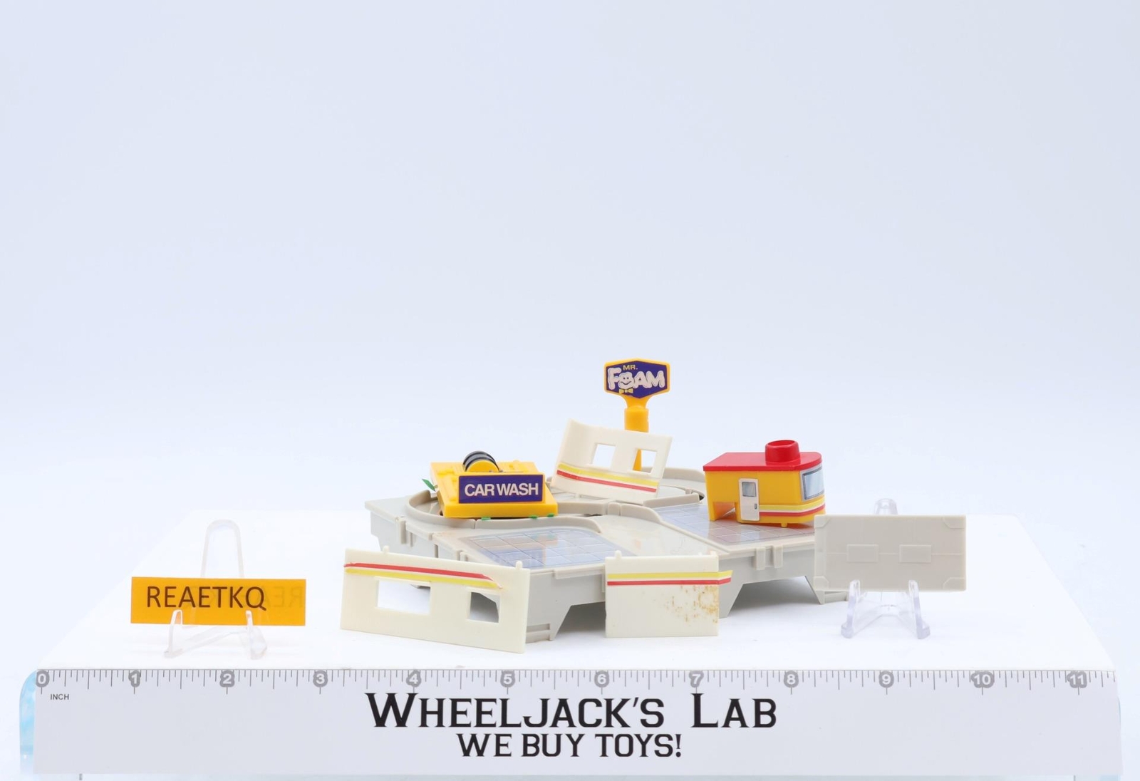 Car Wash City Mini Playset 1987 Micro Machines Galoob - Wheeljack’s Lab