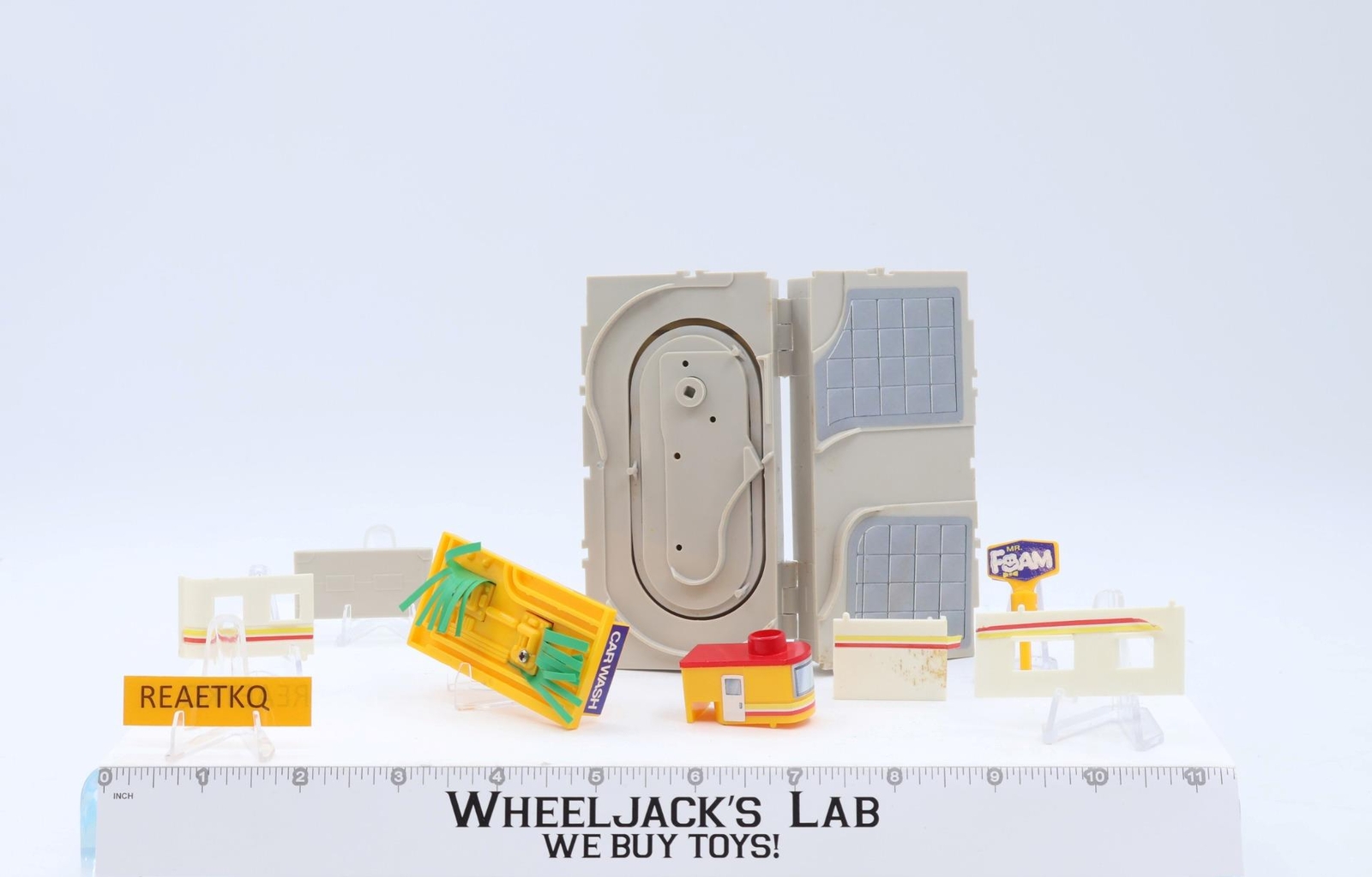 Car Wash City Mini Playset 1987 Micro Machines Galoob - Wheeljack’s Lab